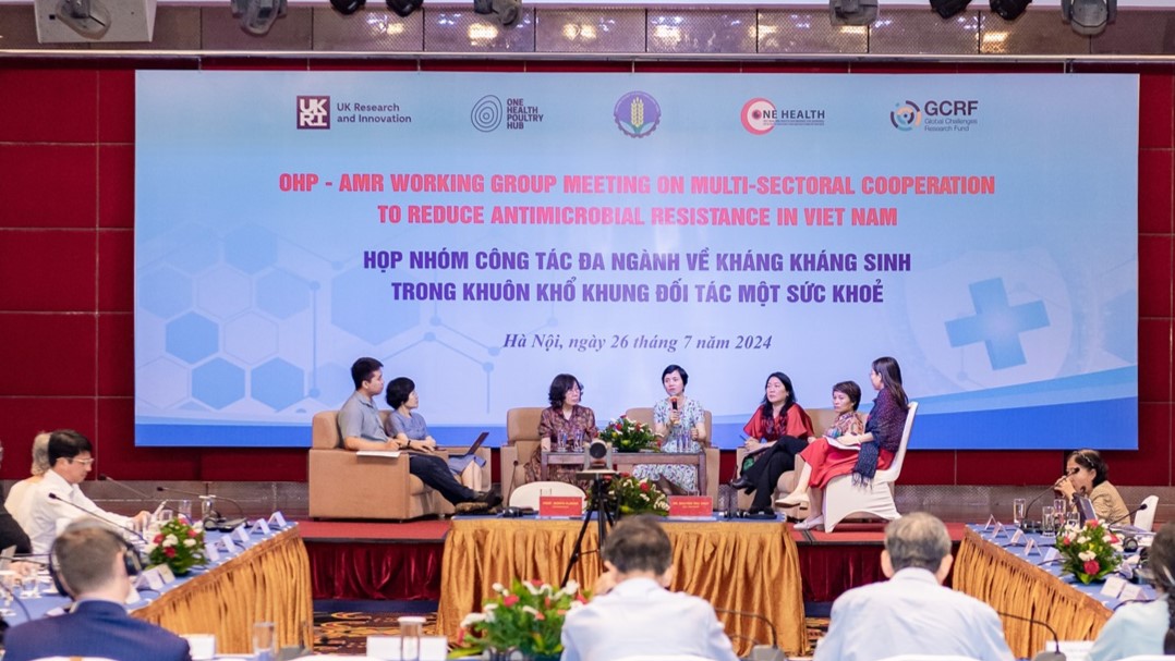 CONVENING FOR ONE HEALTH | One Health Poultry Hub